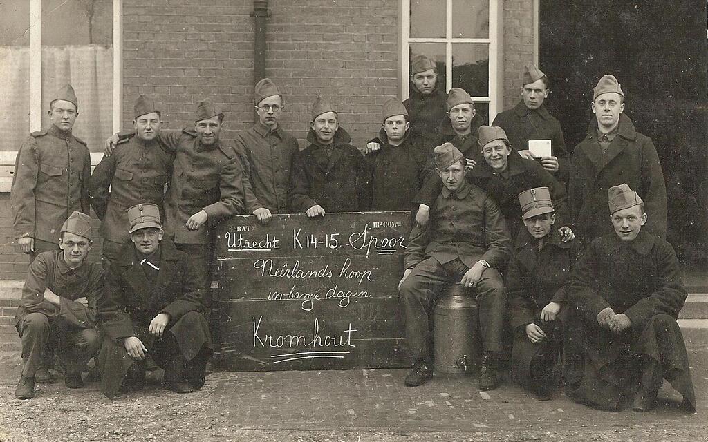 Dutch 1935 army photo - Photo Research - WW2 In Color Discussions
